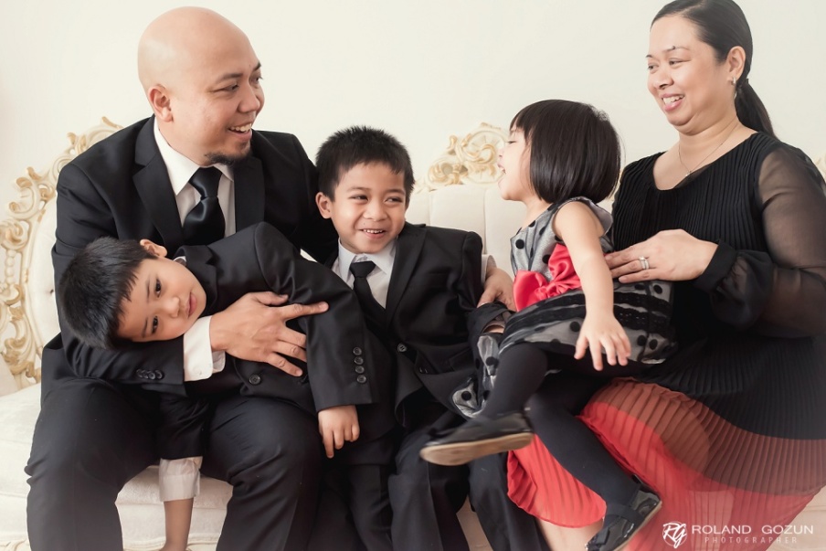 Gil Family Portrait | Des Plaines Family Photographers – Roland Gozun ...